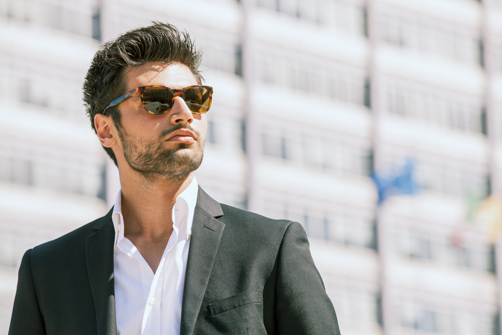 How to Be a Confident Man: The Ultimate Guide – Alpha Mind Male